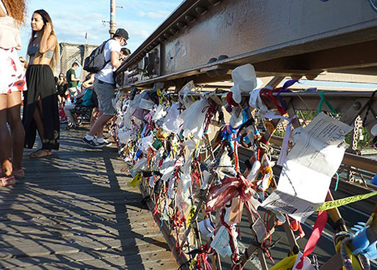 How the Brooklyn Bridge Became a Living Landfill